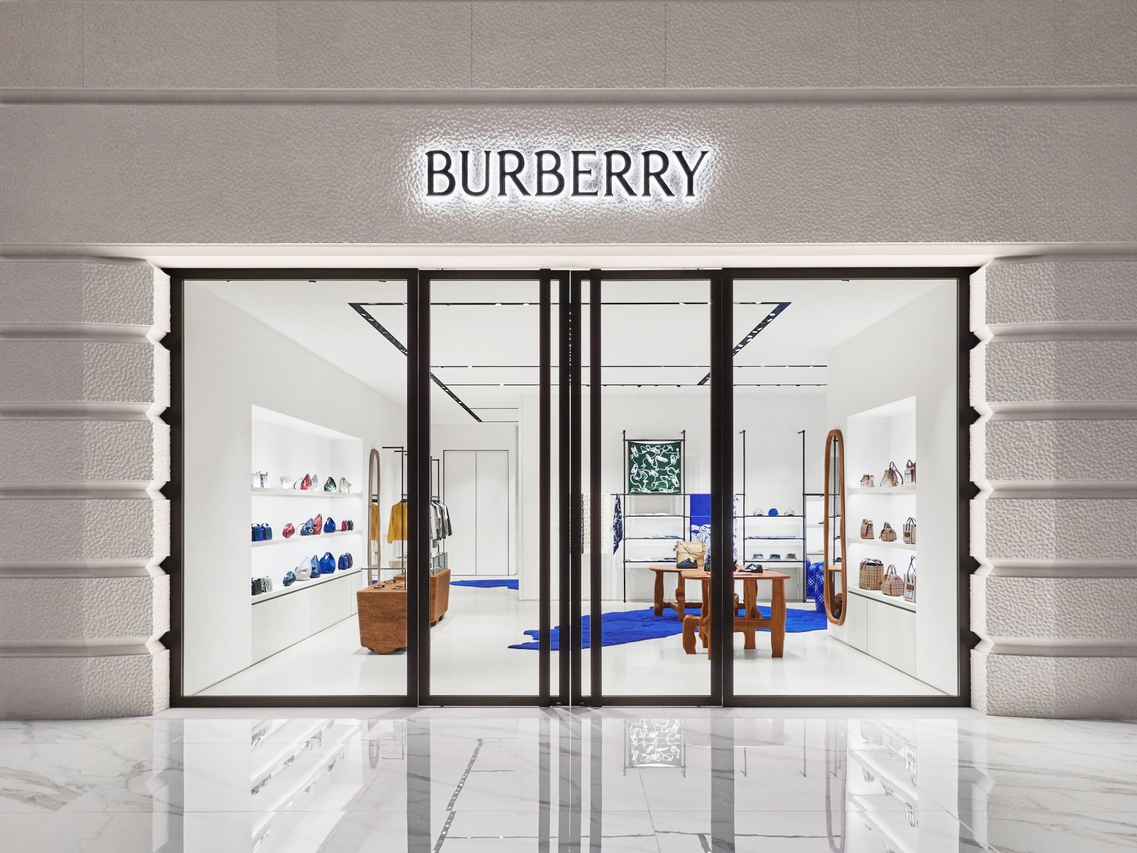 Burberry opens new store in China | FIPARIN | Feel, Imagine, Create and ...